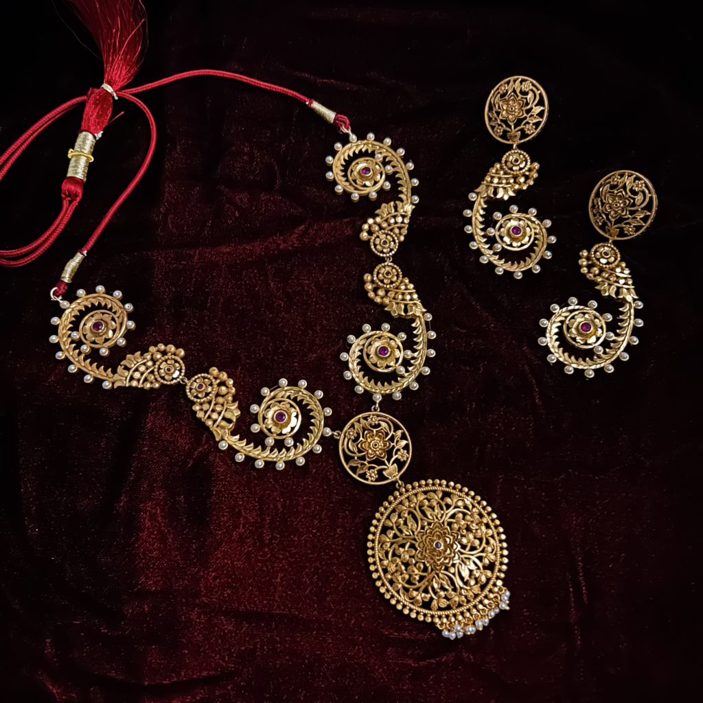 Traditional Kolke Golap Necklace Set - GAHANE