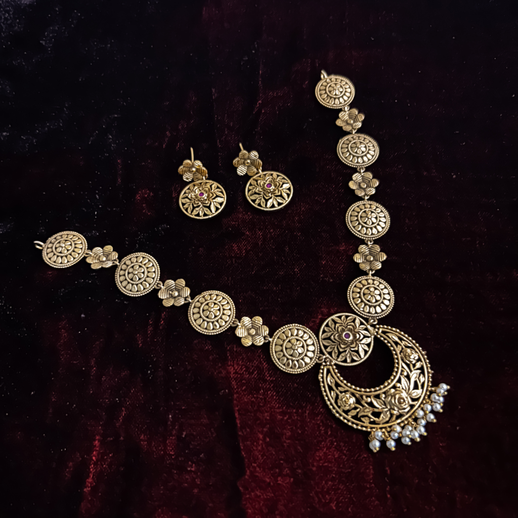 Traditional Golap Kanbala Necklace Set. - GAHANE